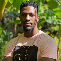 Courtney Williams' dad’s major Caitlin Clark remarks get fans talking ...